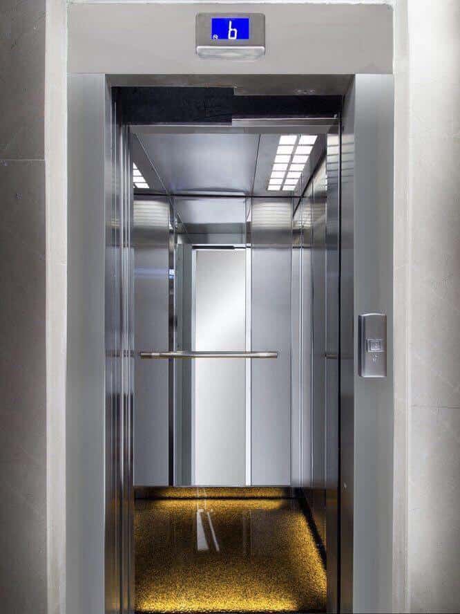 elevator cabin | Pirooz Parvaz